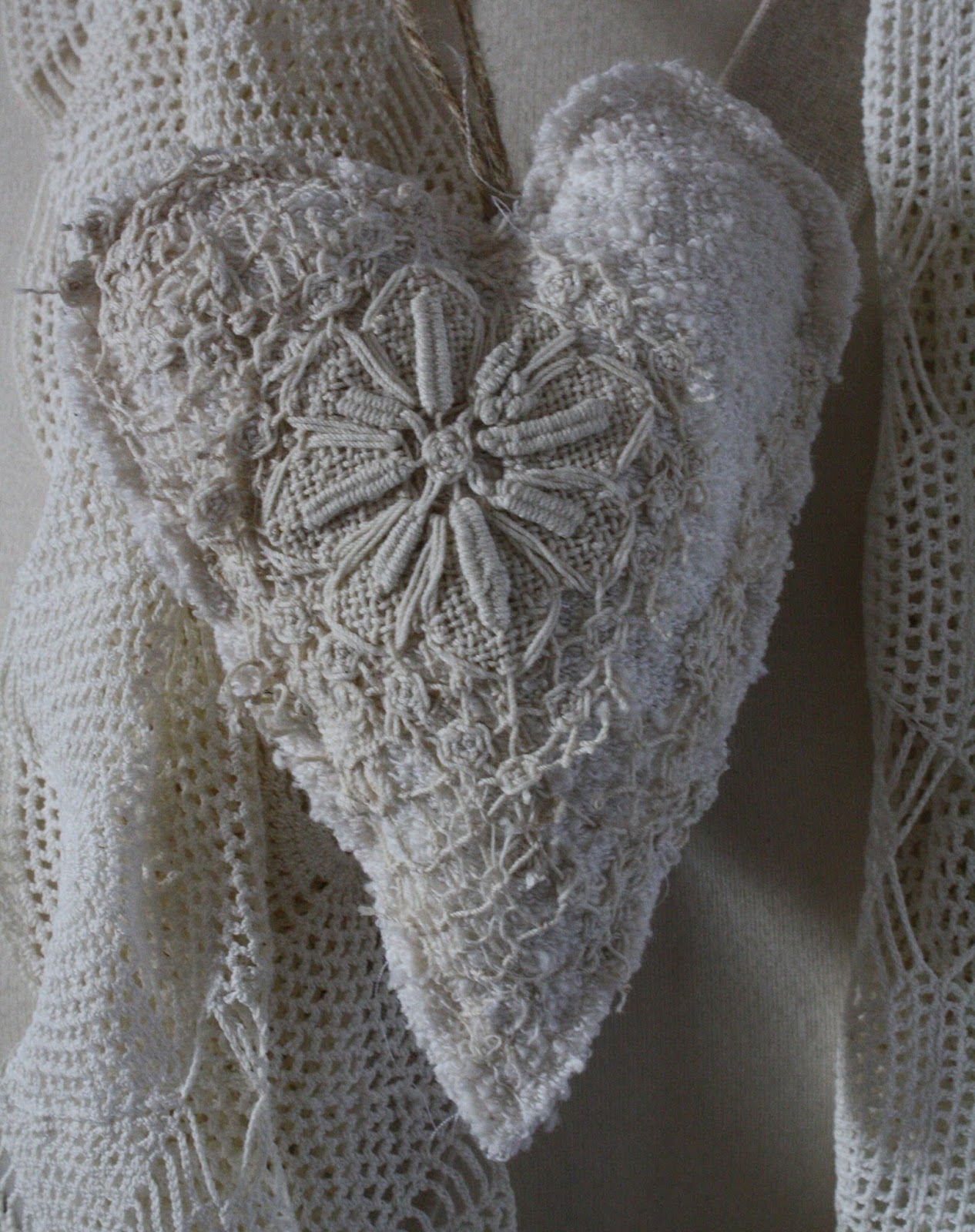 UMELECKY : Handmade Hearts