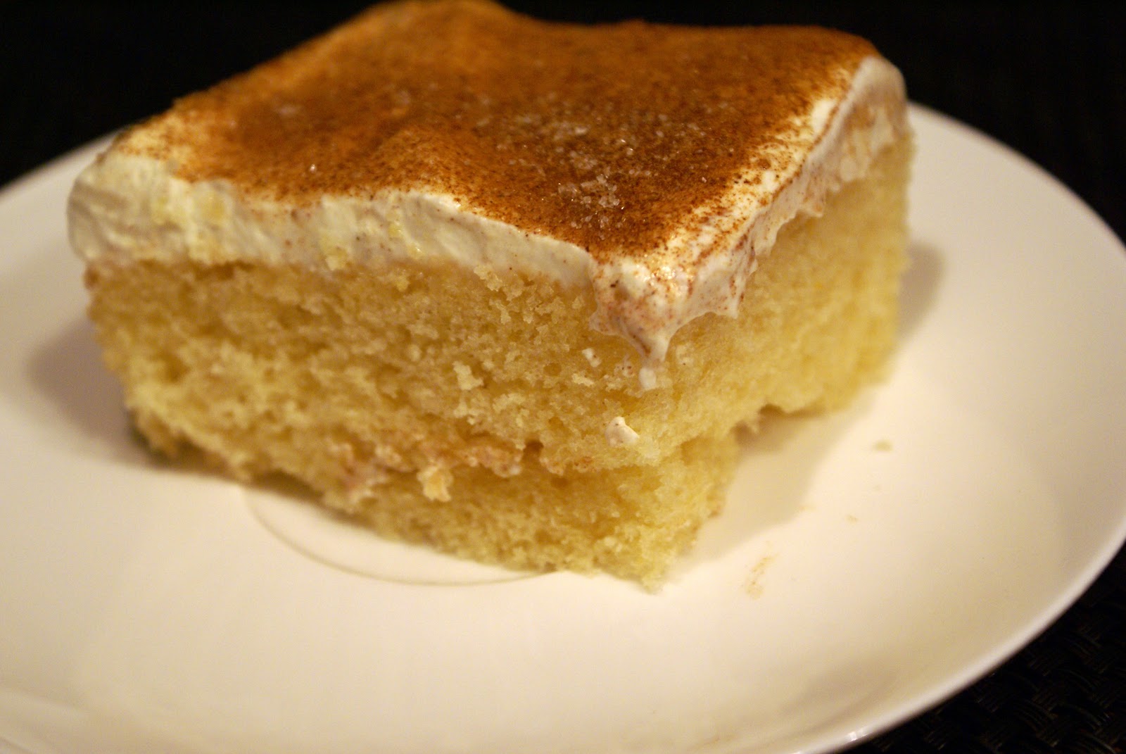 Kitchen Witches: Super easy, super delicious cake