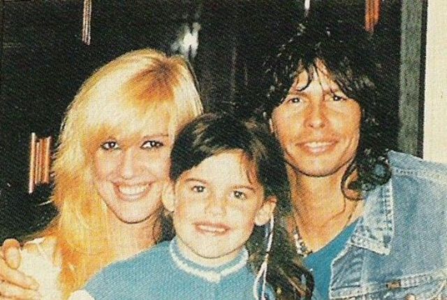 Life and Pictures of Blonde Beauty Icon Cyrinda Foxe, a Famous Groupie ...