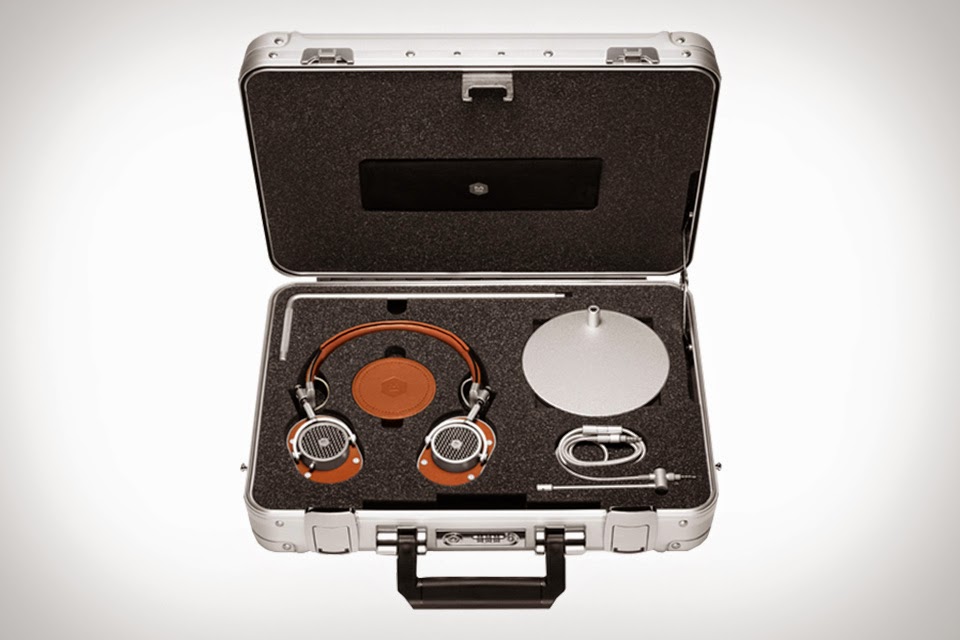 Master & Dynamic x Zero Halliburton Headphone Kit | The Collective Loop