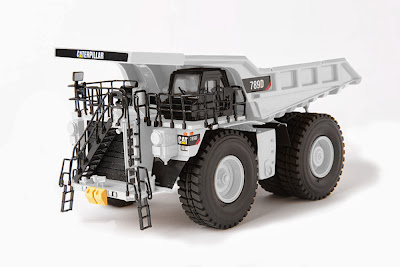 Classic Construction Models: Cat 789D in mine white