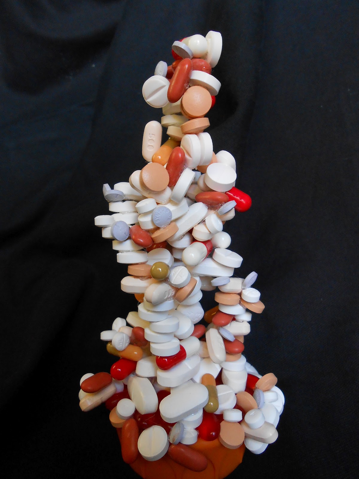 lonack signature: Pill Sculpture - allow Creativity to flow