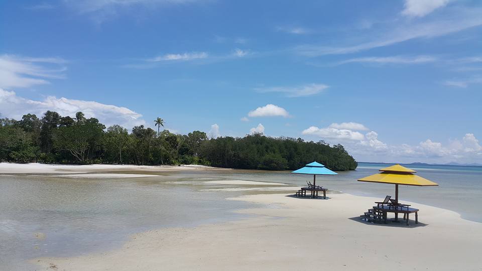 Pesona Pulau Leebong - Majalah Xpressair Januari 2017 - TᖇᗩᐯEᒪEᖇIEᑎ