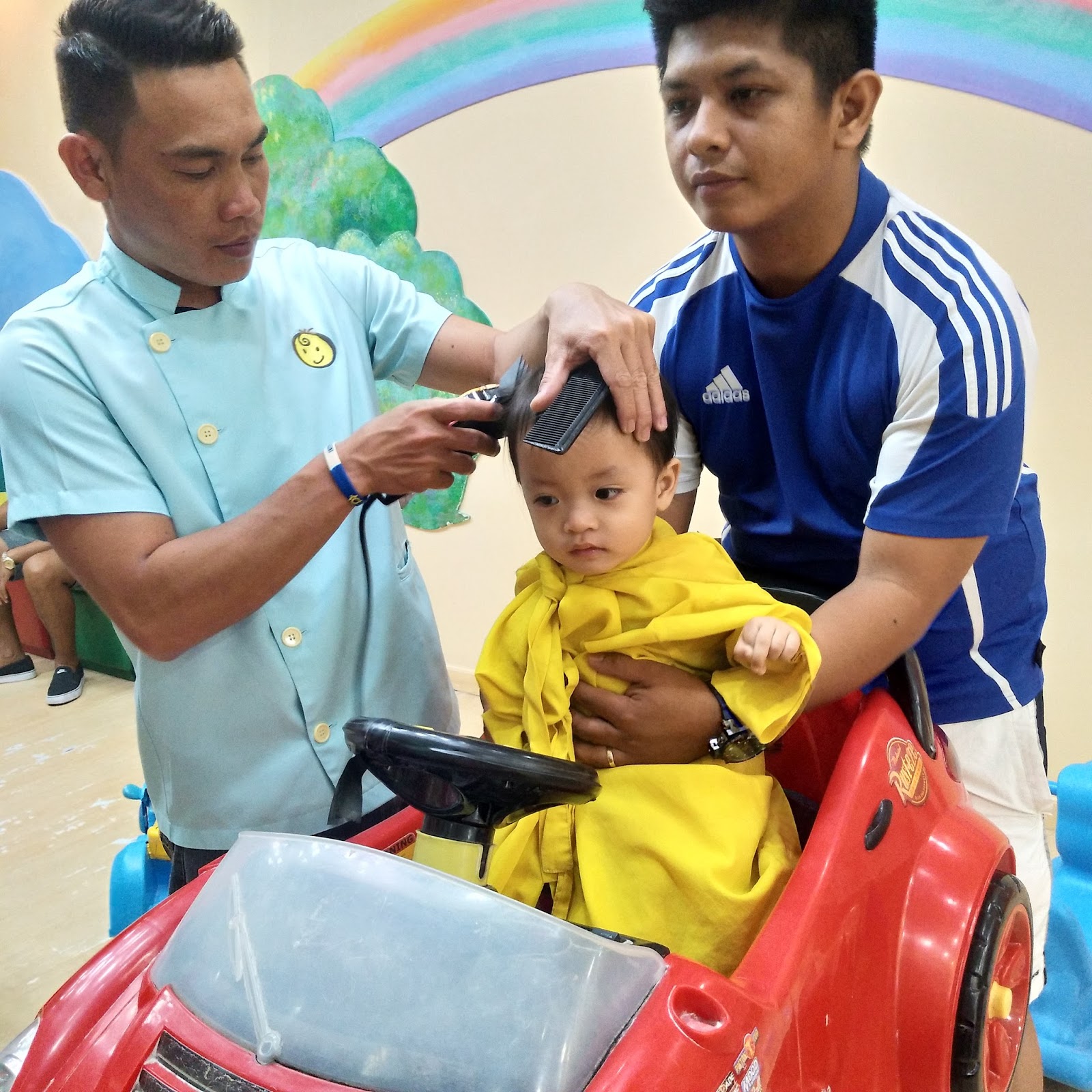 Much love, Mommy: Baby's First Haircut at Cuts 4 Tots