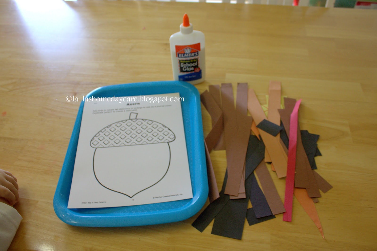 La-La's Home Daycare: Torn Paper Patchwork Acorn Craft