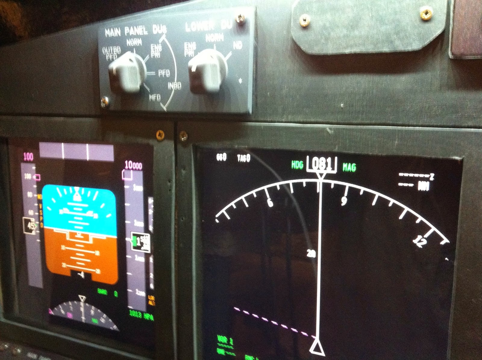 Boeing 737 Simulator BGBD: MIP 737 Boeing Panel Windows Frames verglasen.