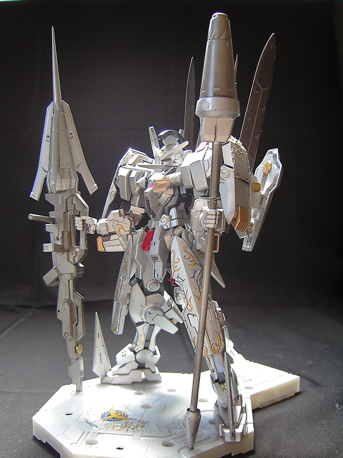 Custom Build: 1/100 Knight Gundam Avalanche Exia