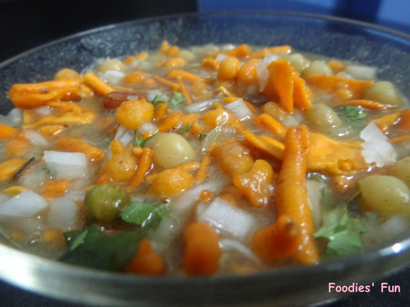 Foodies' Fun...: Misal Pav