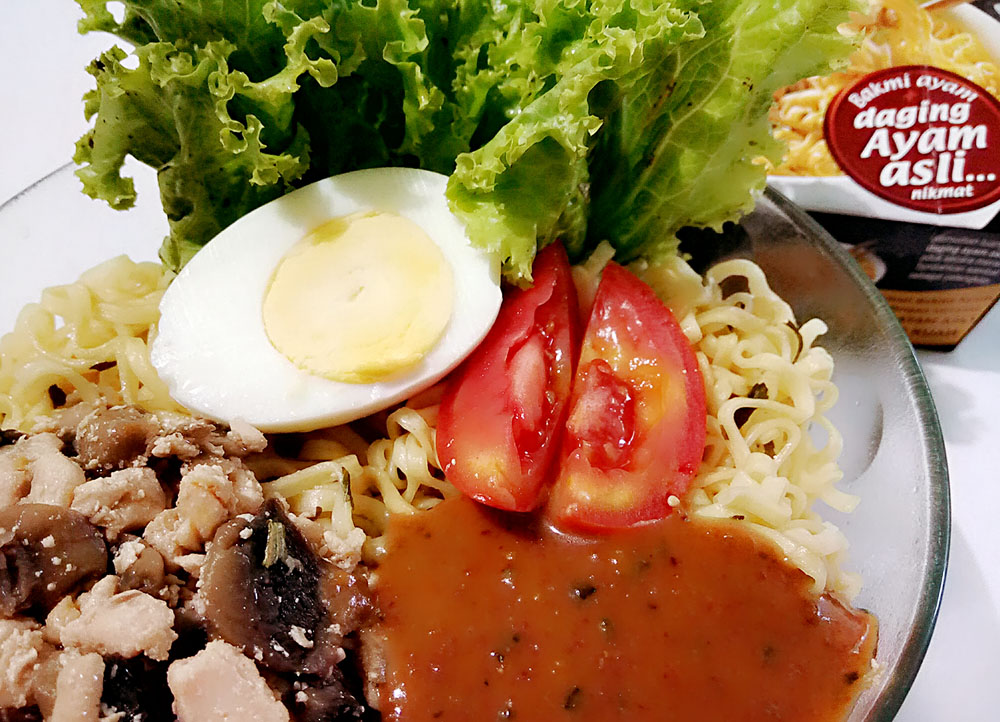 Kreasi Sajian Bakmi Mewah Sambal Pecel - Riska Ngilan