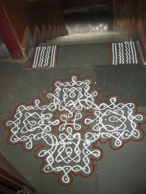 SARAPANDIAN DIRECTORY: RICE FLOUR 'MAA KOLAM' FOR SPECIAL OCCASION