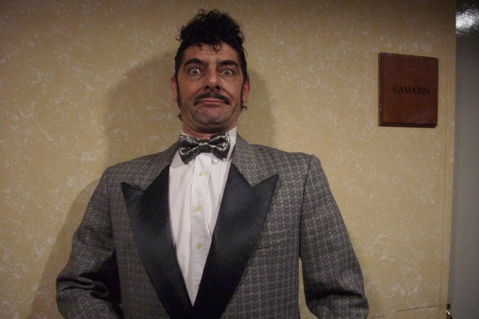 Oliver Gustavo. ACTOR