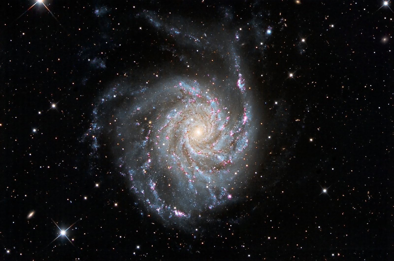 interstellar medium: The Pinwheel Galaxy (M101)
