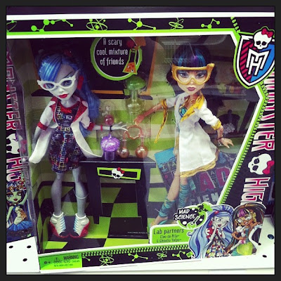 Honeysuckelle: Monster High Tuesday