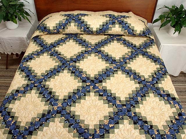 PURPLE SAGE ORIGINALS: Irish Chain and Trip Around The World Quilt ...