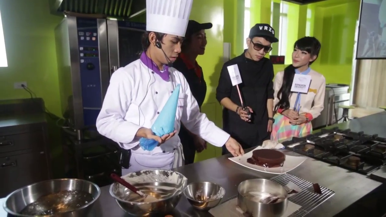 คลิปสุดเจ๋งเมื่อ VRZO พาลุย ม.กรุงเทพ – Khajochi's Blog