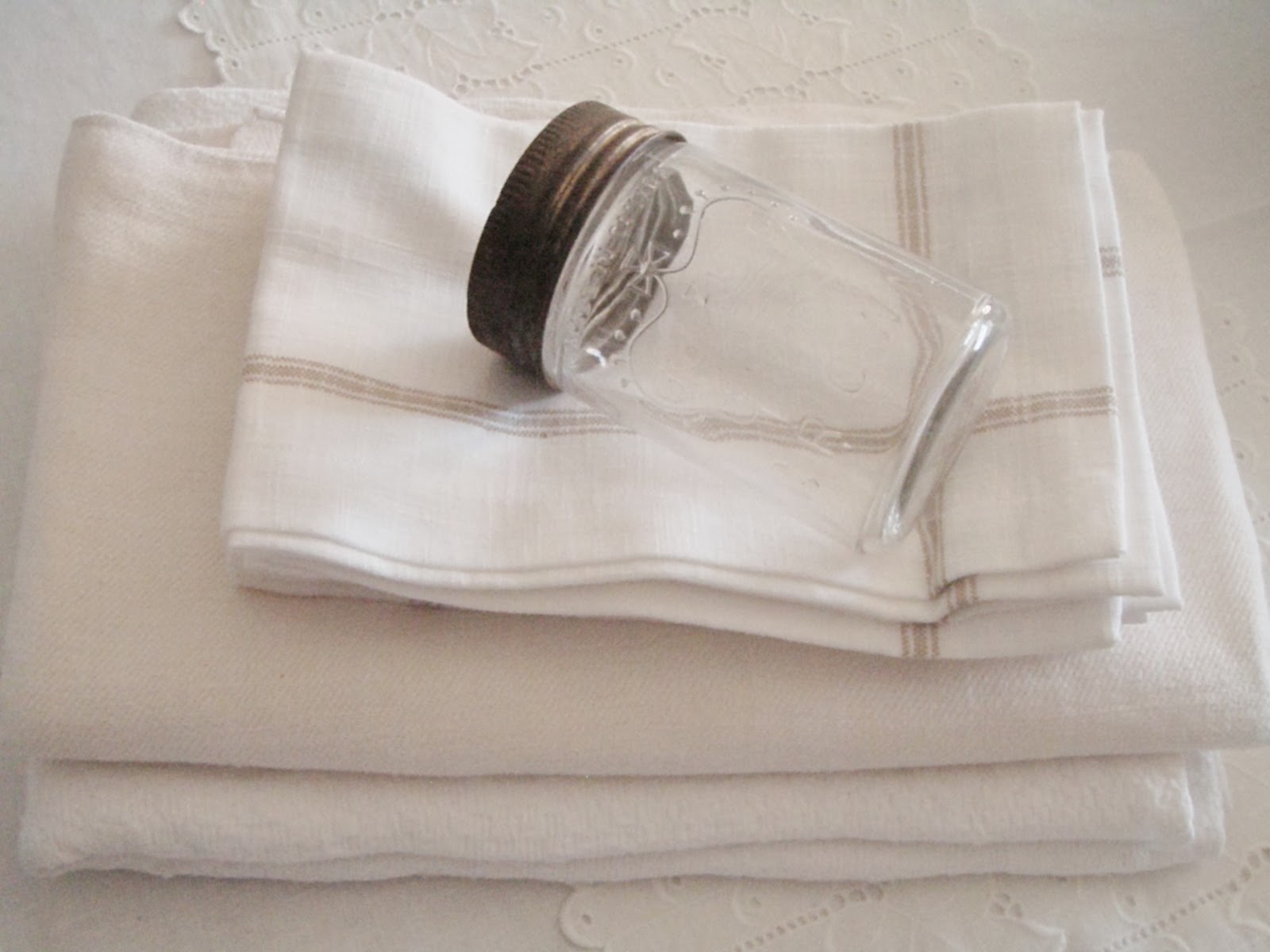 Cabin & Cottage : Simple White Things