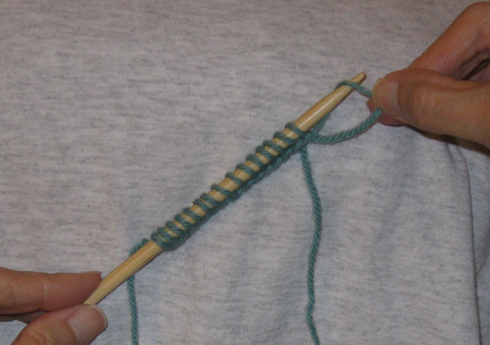Kiwi Knits: A Picture Tutorial for Chain Cast On
