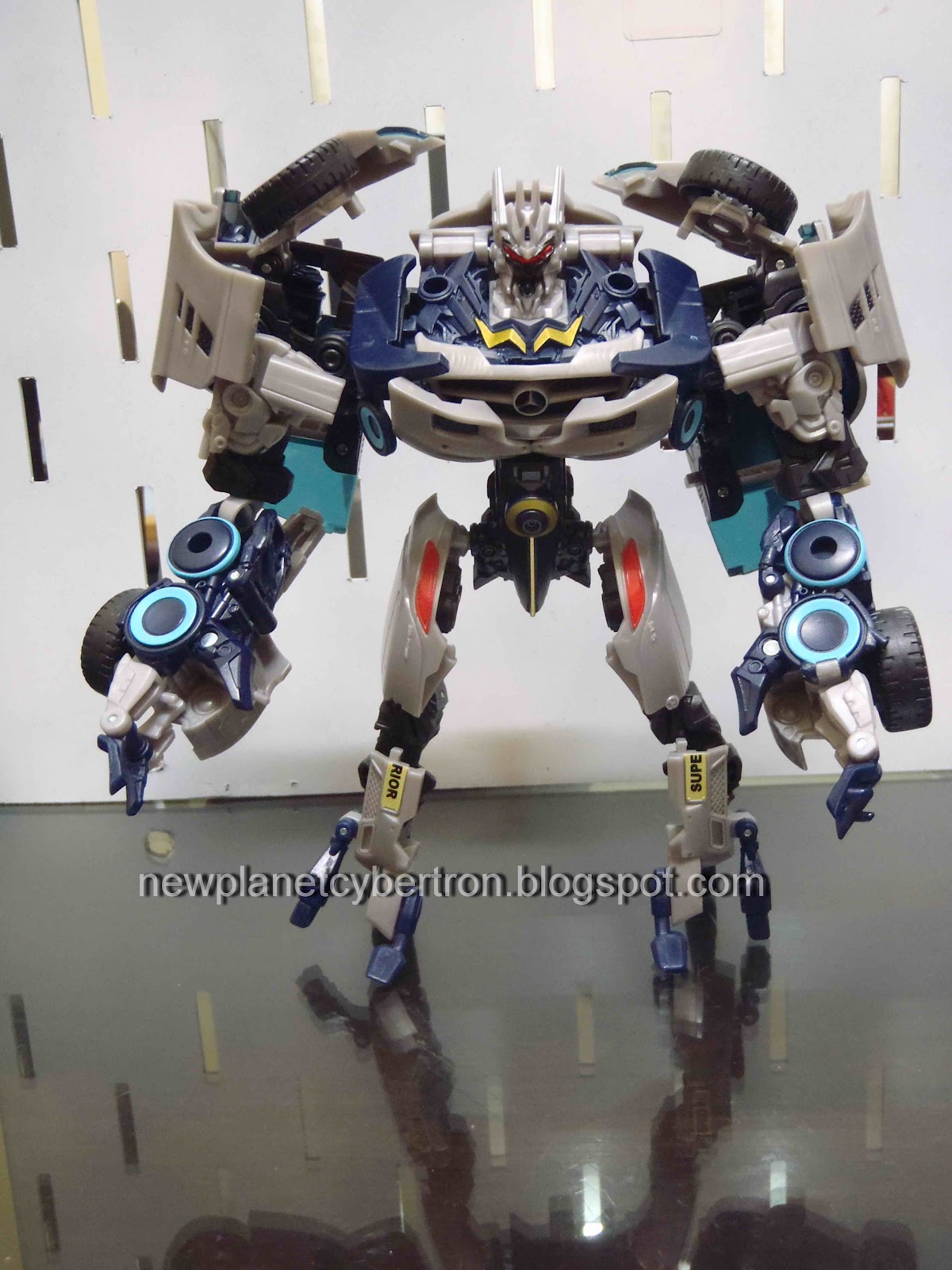 New Planet Cybertron: Transformers Review – Soundwave (Human Alliance)