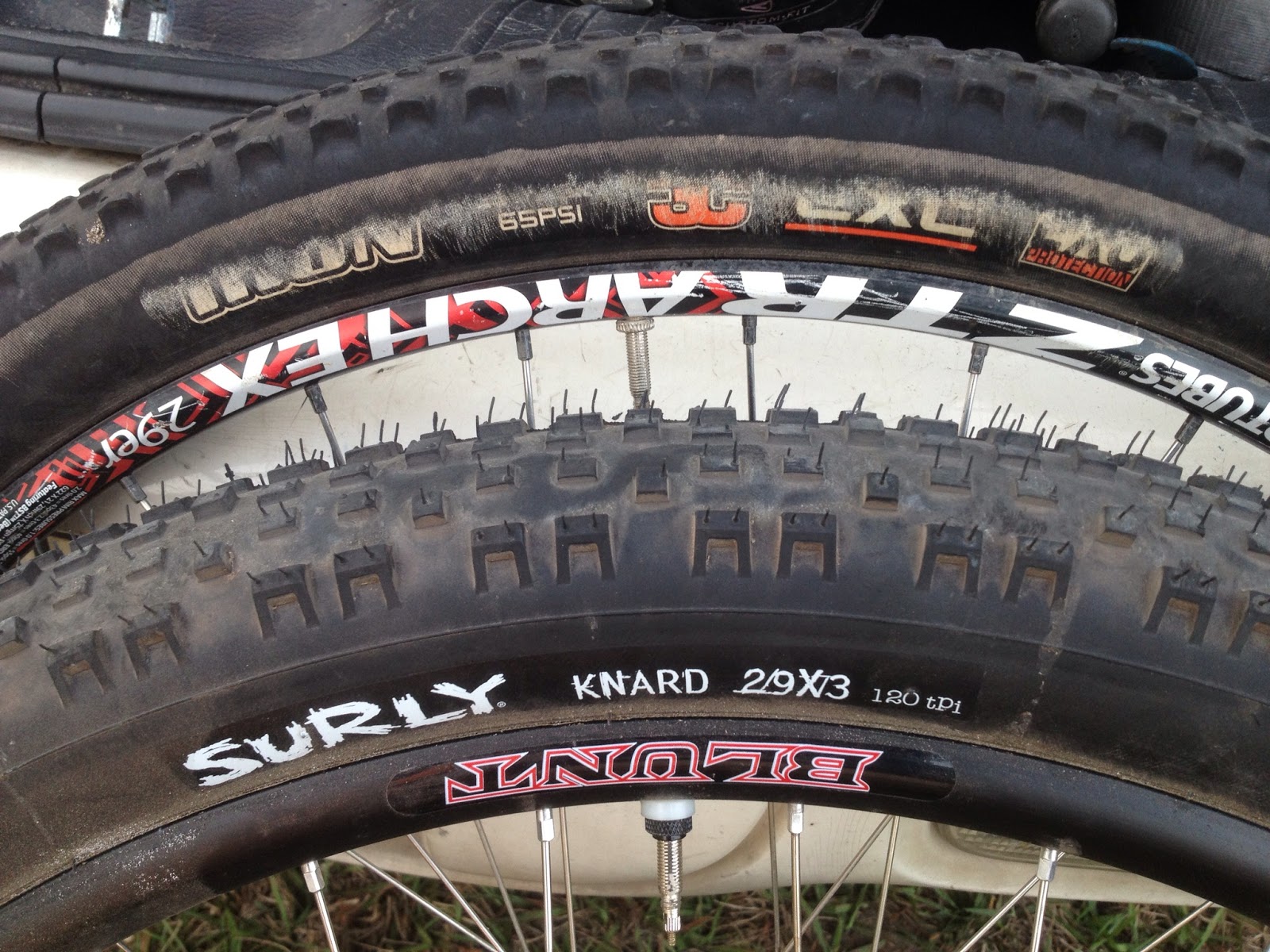 Mountainbike Epic Rides: Surly Knard on a Velocity Blunt 35 First Look