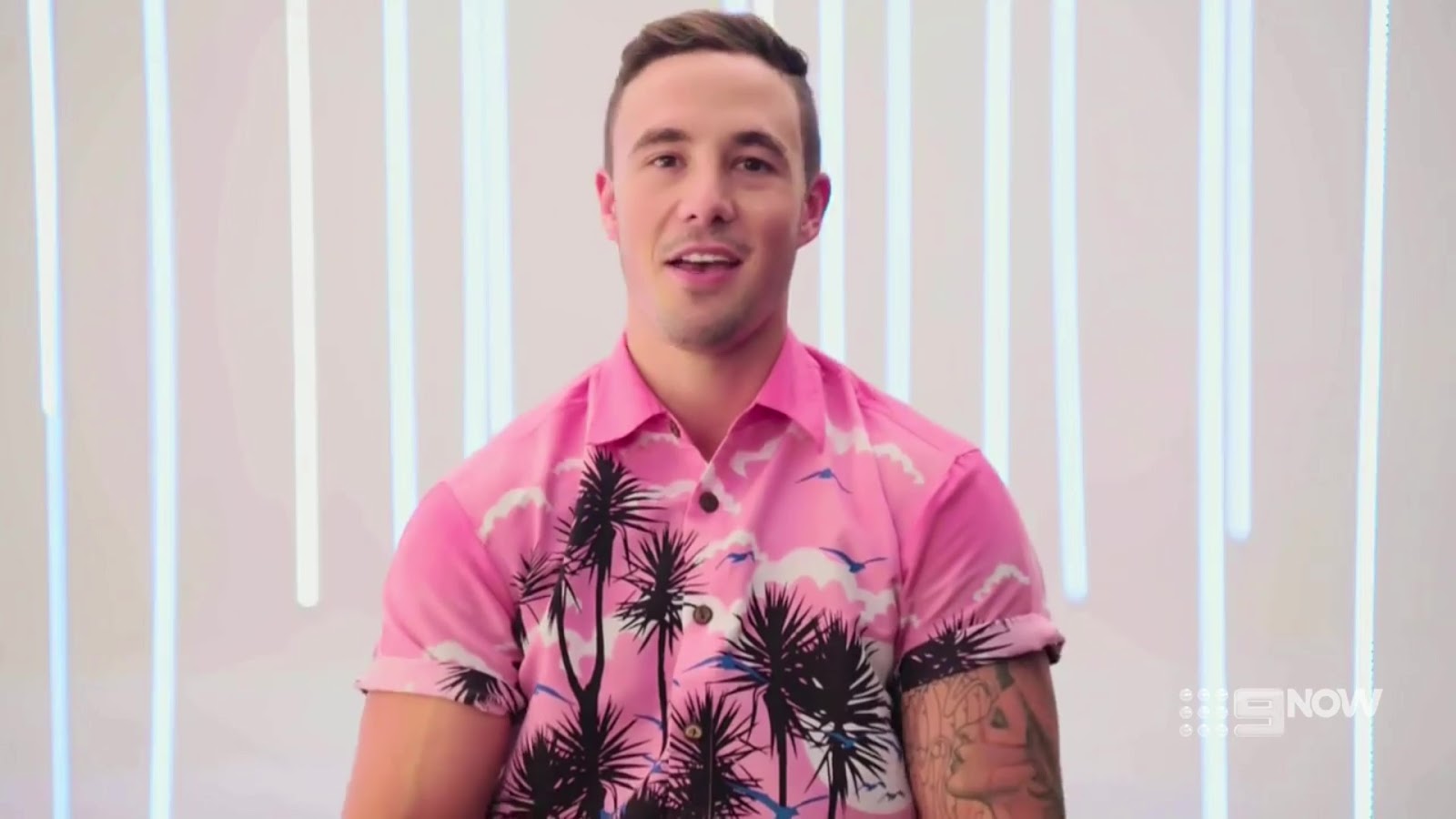 ausCAPS: Grant Crapp shirtless in Love Island Australia 1-01 "Episode 1"