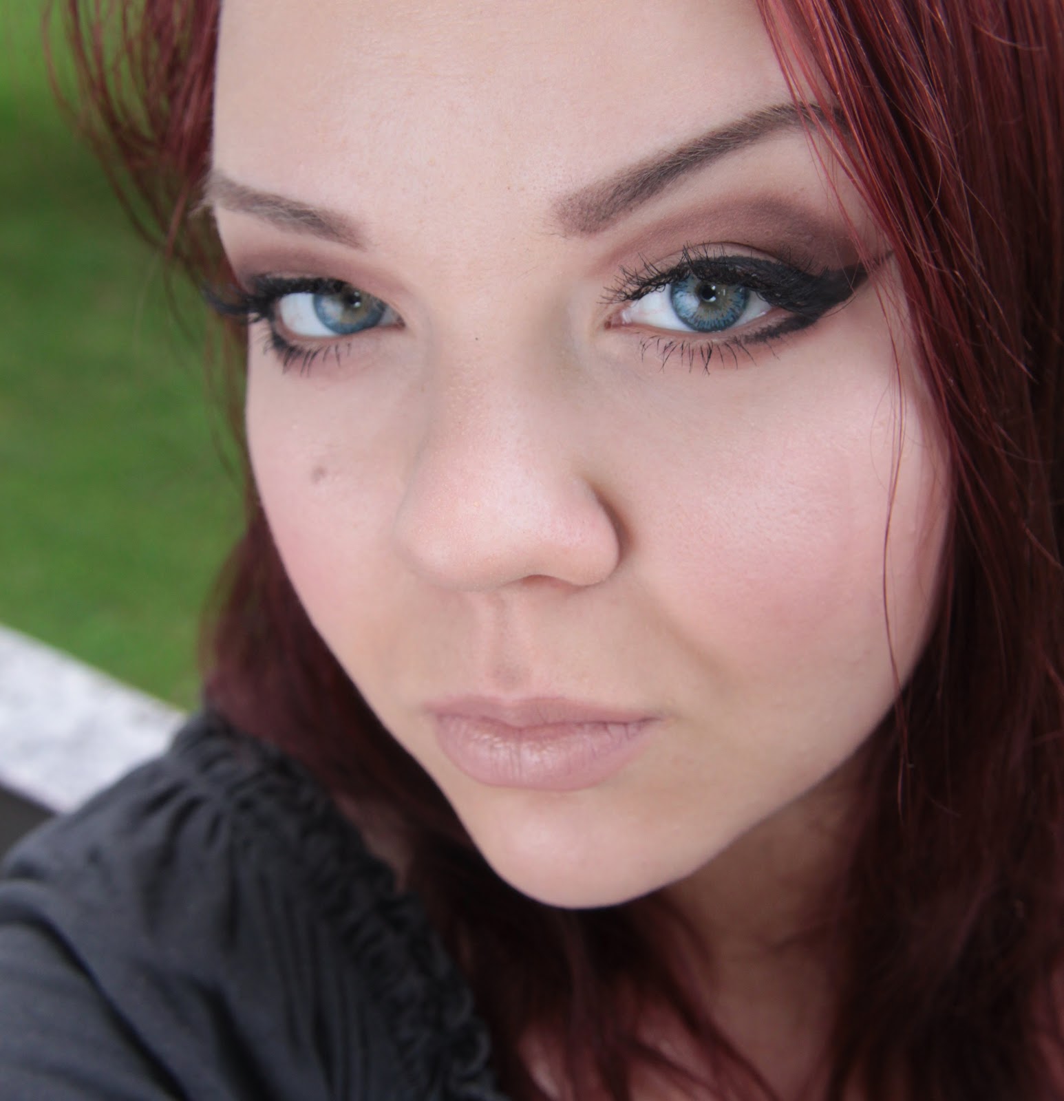 Makeup your Jangsara: Review: Expressions Colors contact lenses