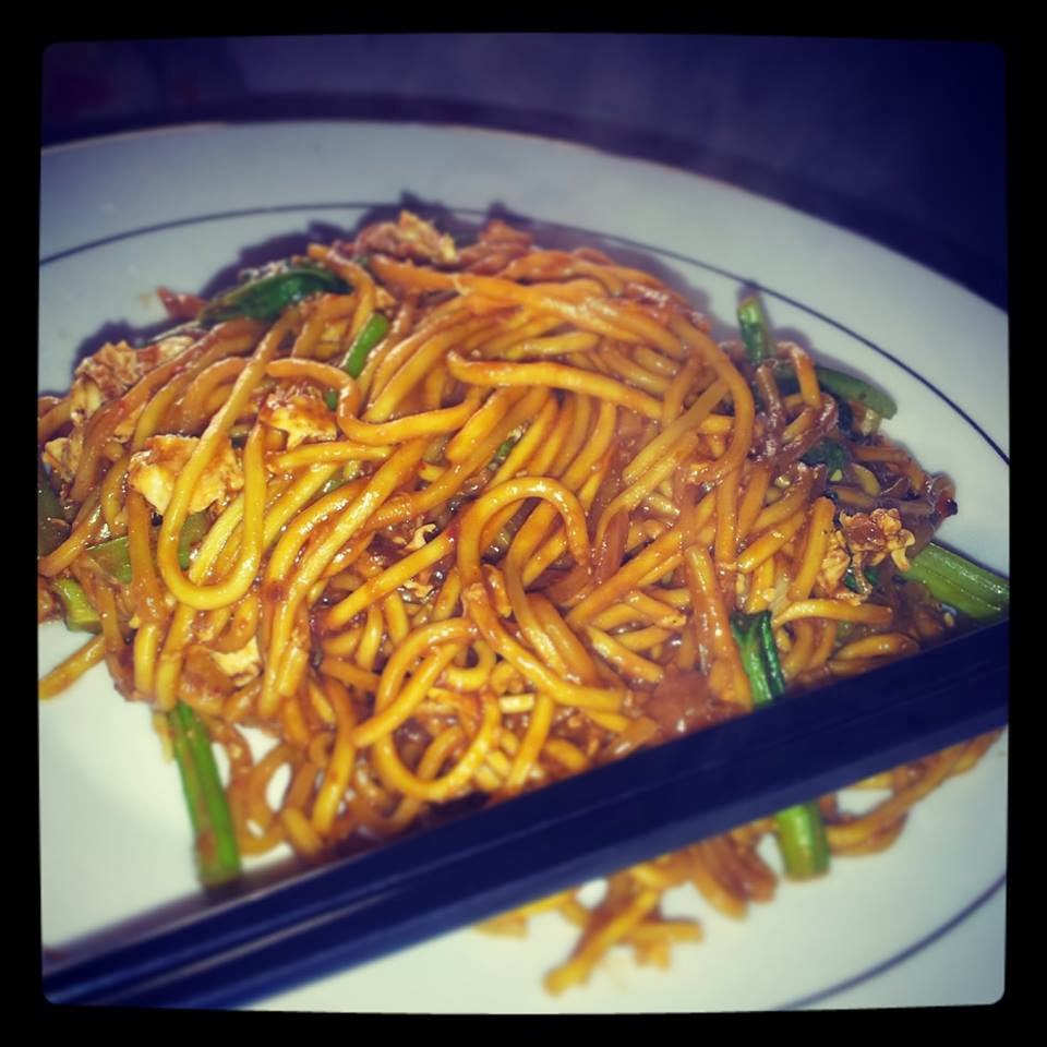 Jess-KITCHEN-Lab: Stir-fried Yellow Mee Mamak Style for Breakfast