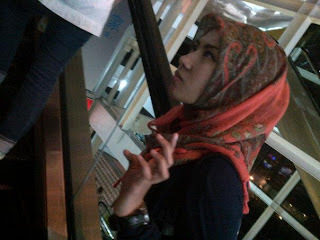 Gambar Afiq Azmi bersama aweknya | FootballScraptBook