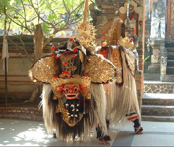 Budaya Bali: Mitos Barong Vs Rangda