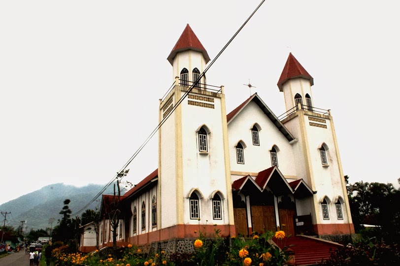 Pesona Kota Ruteng - Flores | daon lontar