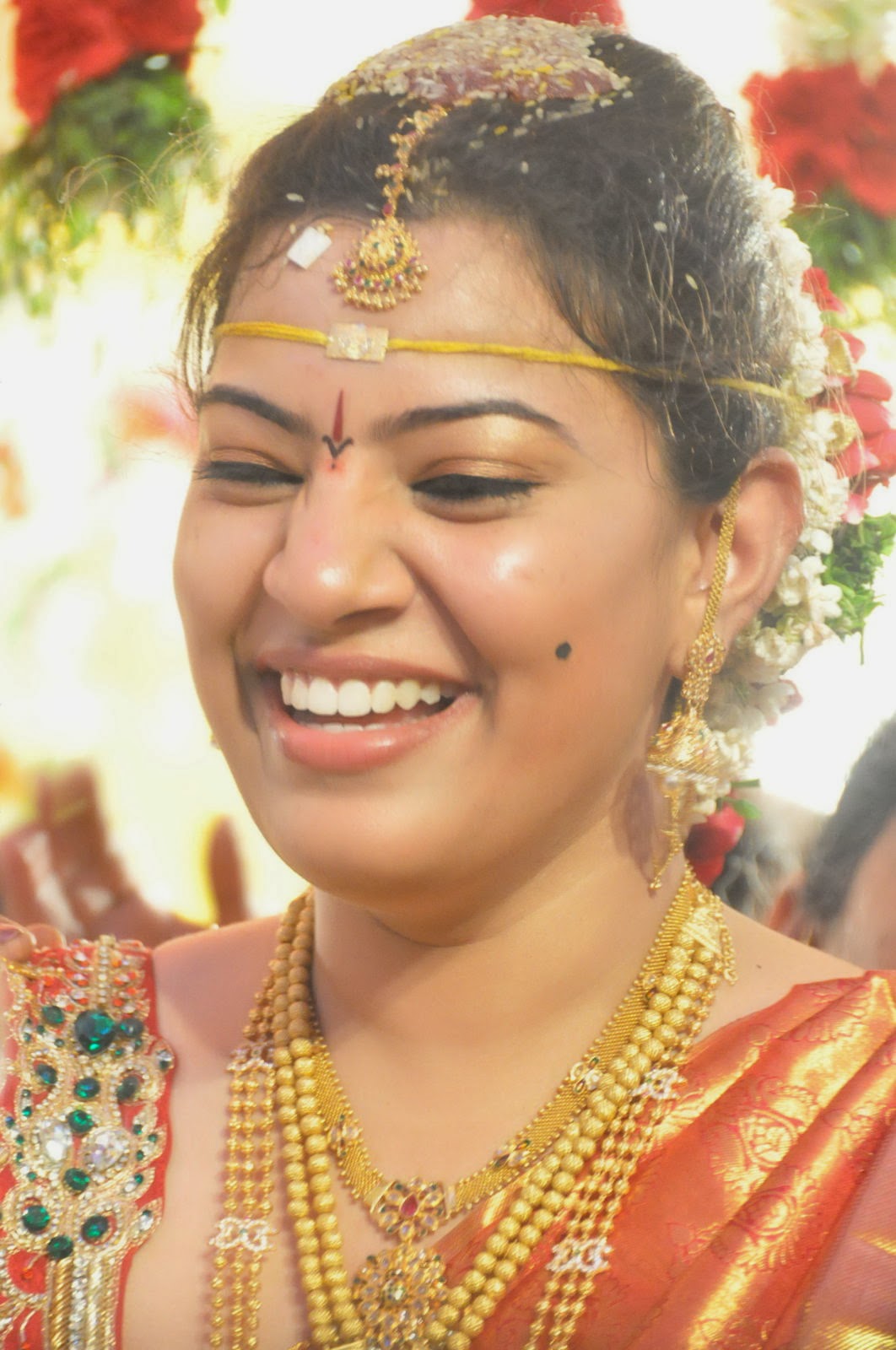 Geetha Madhuri in Pelliukuthuru Look Photos - Latest Movie Updates ...