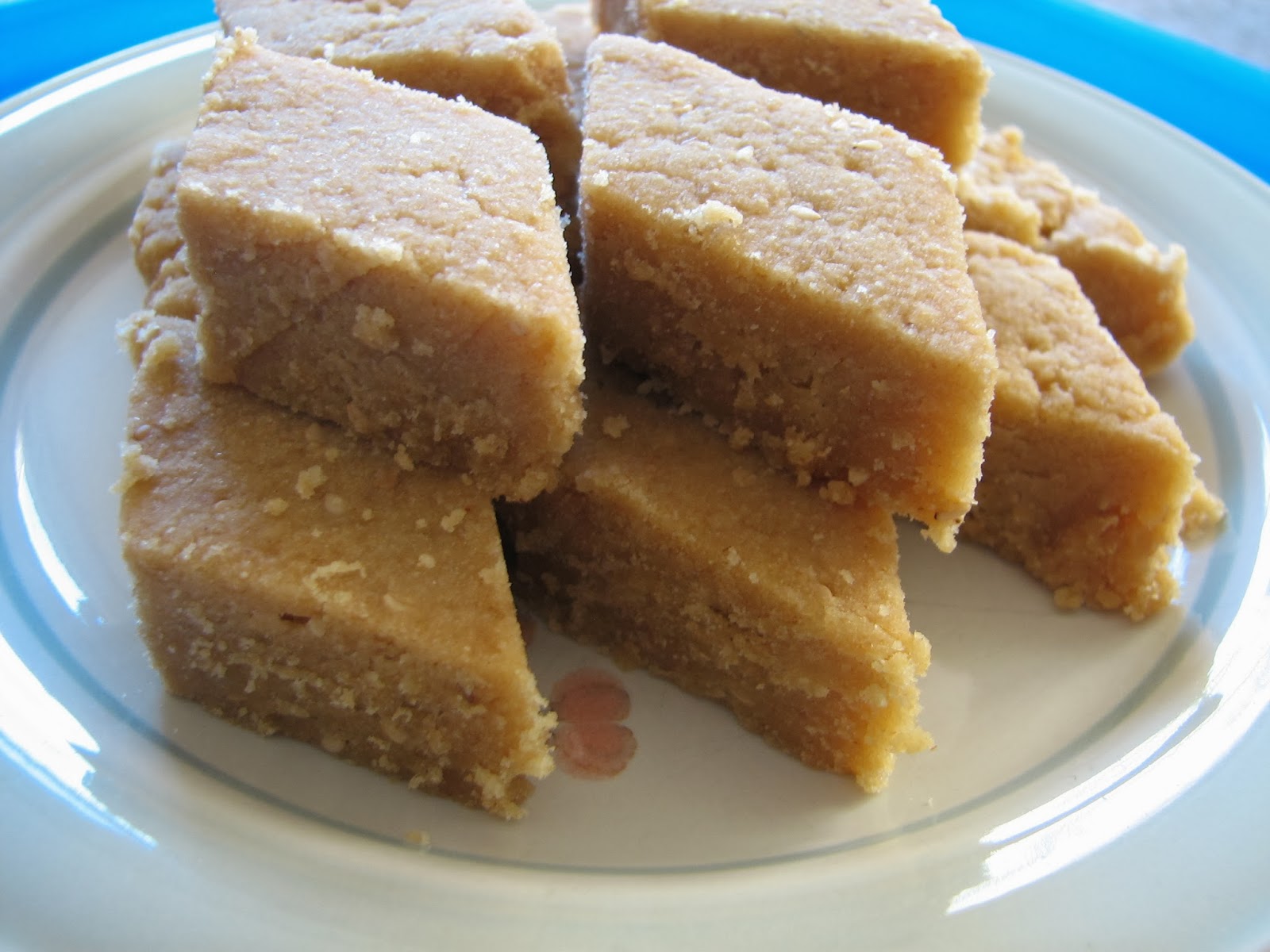 Delicious veggie dishes from all over the world: SUKHADI / GUL-PAPDI ...