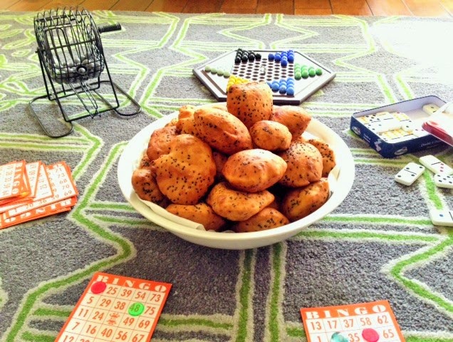The Spices Of Life . . .: Bánh Tiêu (Fried Sesame Puff Bun)