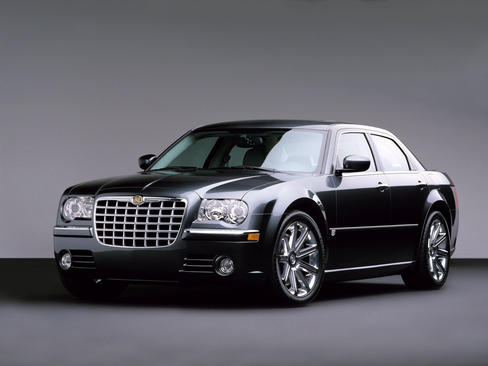 THE ULTIMATE CAR GUIDE: Car Profiles - Chrysler 300 Sedan (2005-2011)