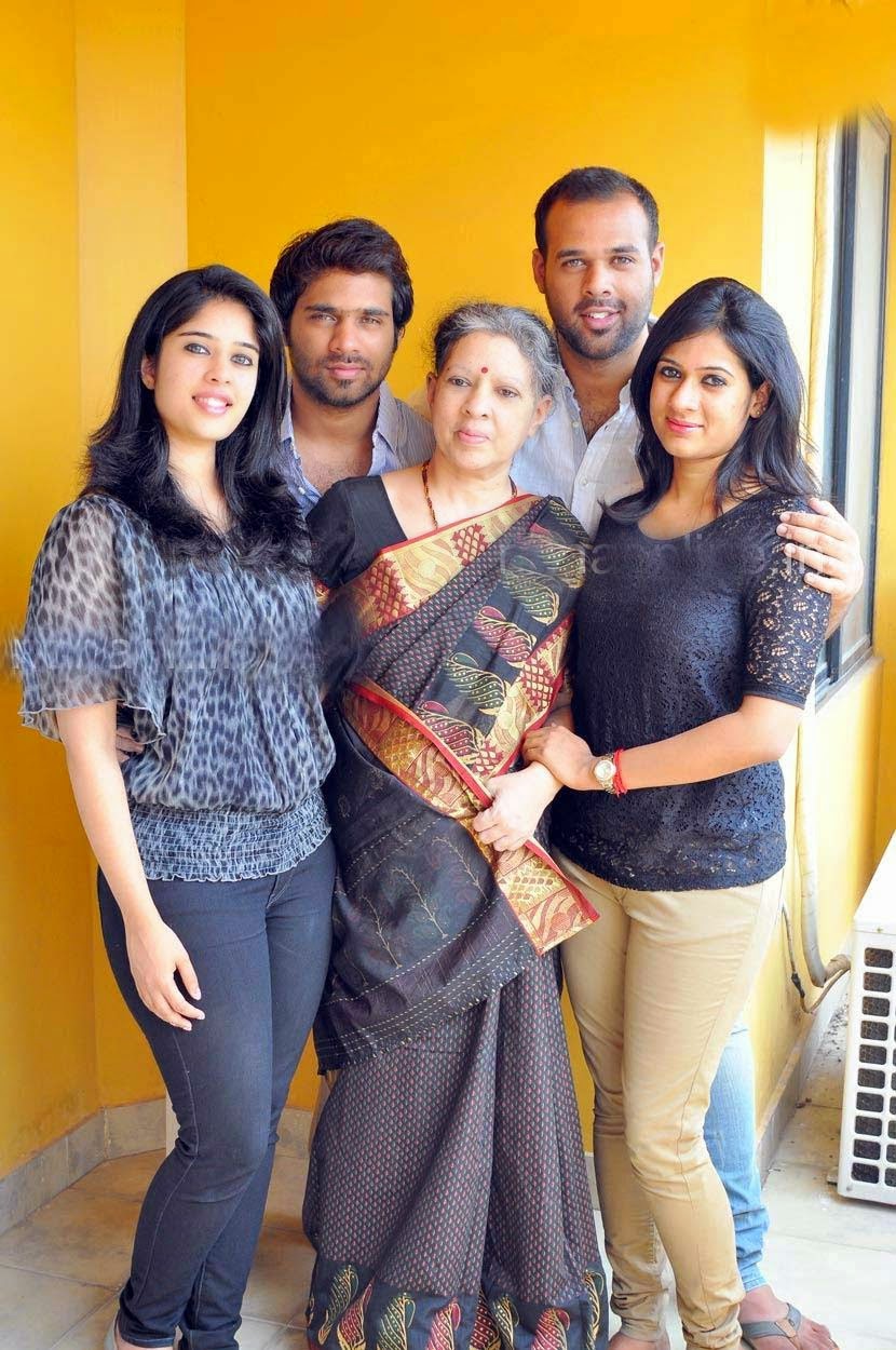 Upcoming Actress Parvathy Ratheesh - Cinema & News