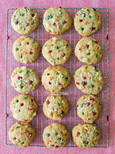 Peng's Kitchen: Chewy Fruitcake Cookies