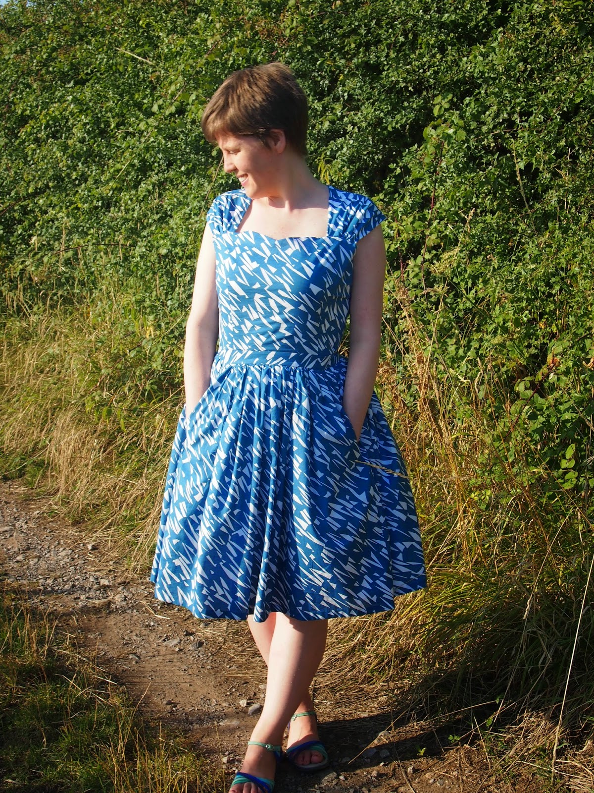 Nightingale & Dolittle: Sewaholic Cambie Dress