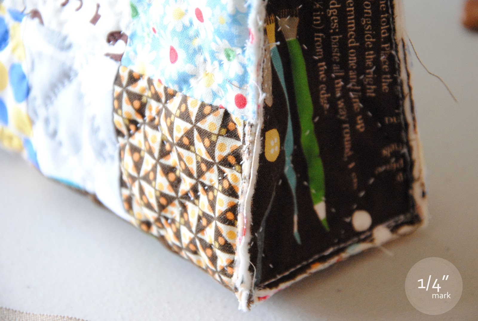 1/4" mark: Tutorial: the triangle pouch