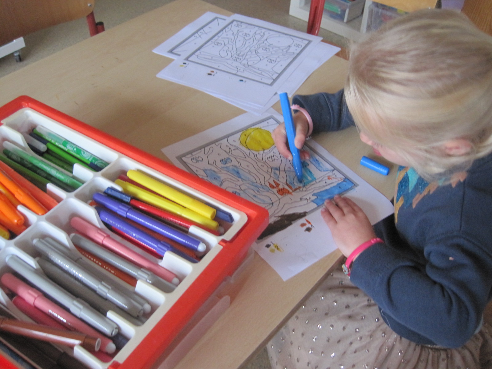 Welkom in de 2de kleuterklas!: Verhaal met prenten: Papa spook is jarig!