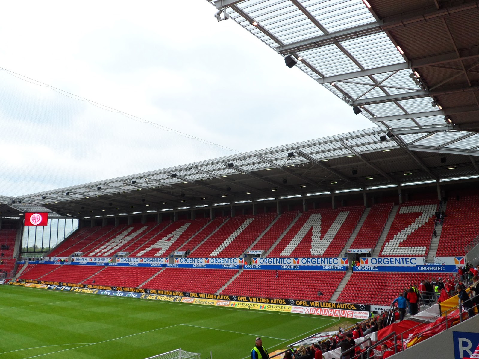 stadien: 28.4.2013 Mainz Coface Arena (FSV Mainz-Eintracht Frankfurt)