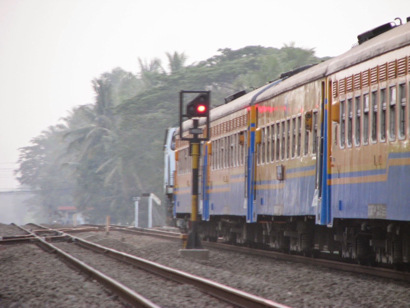 Kereta Api Indonesia: Rangkaian Gaya Baru Malam Selatan Melintas di ...