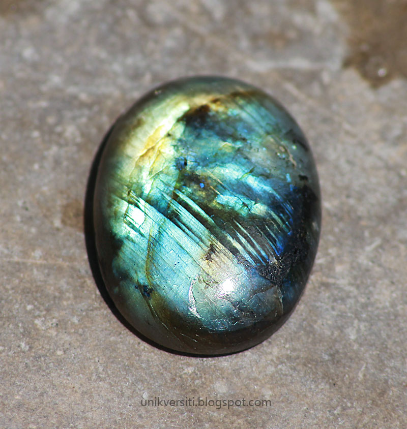 Batu permata: Labradorite - Unikversiti