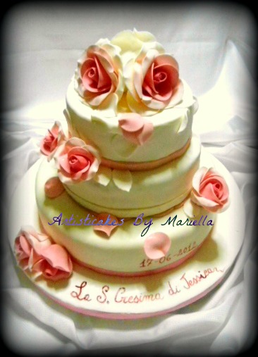 Artisticakes by Mariella: Torta rose per la Cresima di Jessica