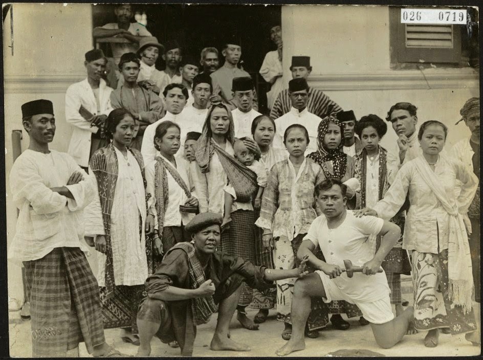 Indonesia Zaman Doeloe: Sebuah kelompok tunil (sandiwara) di sekitar ...