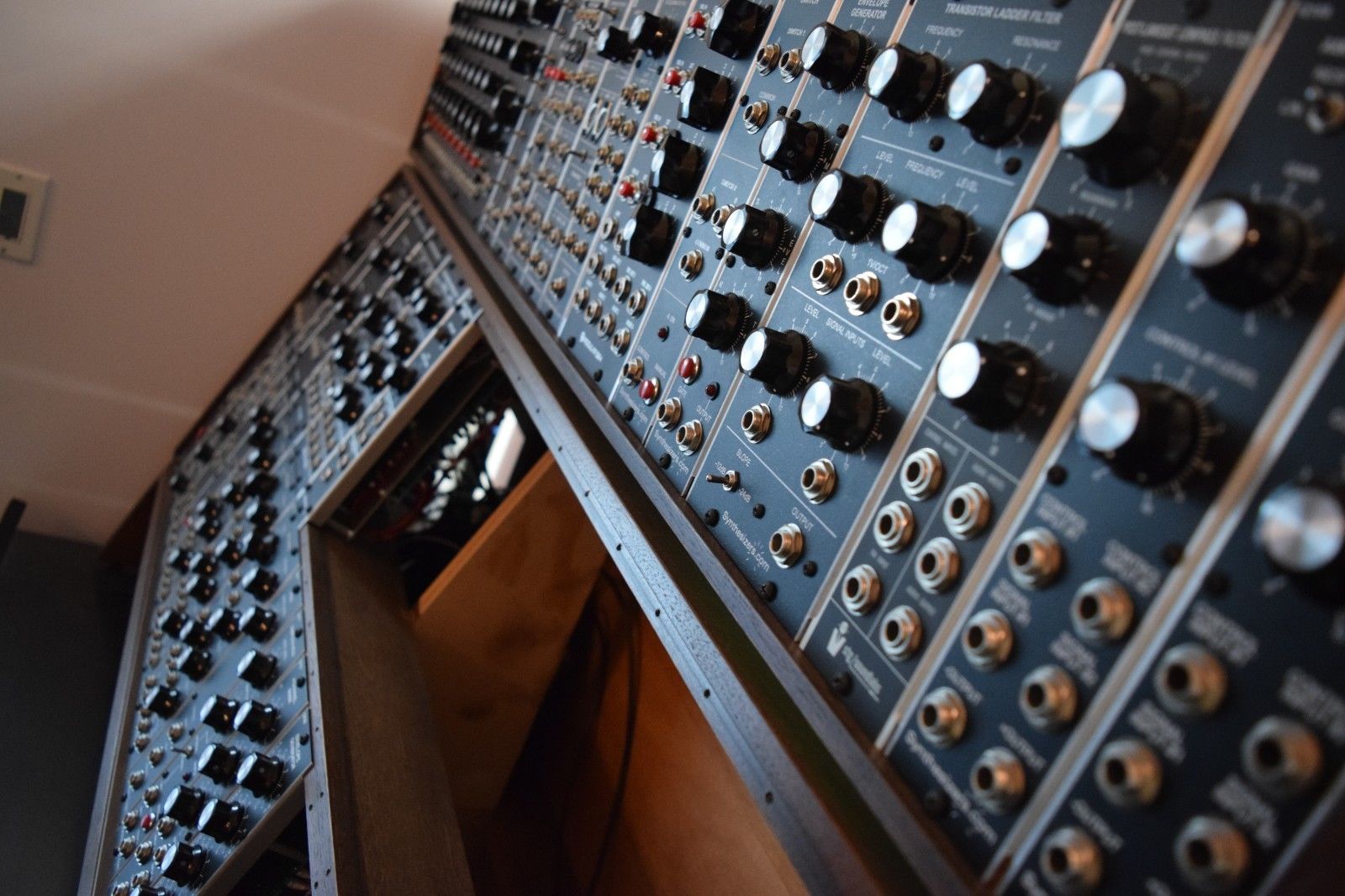 MATRIXSYNTH: Custom 5U Analog Modular Synthesizer