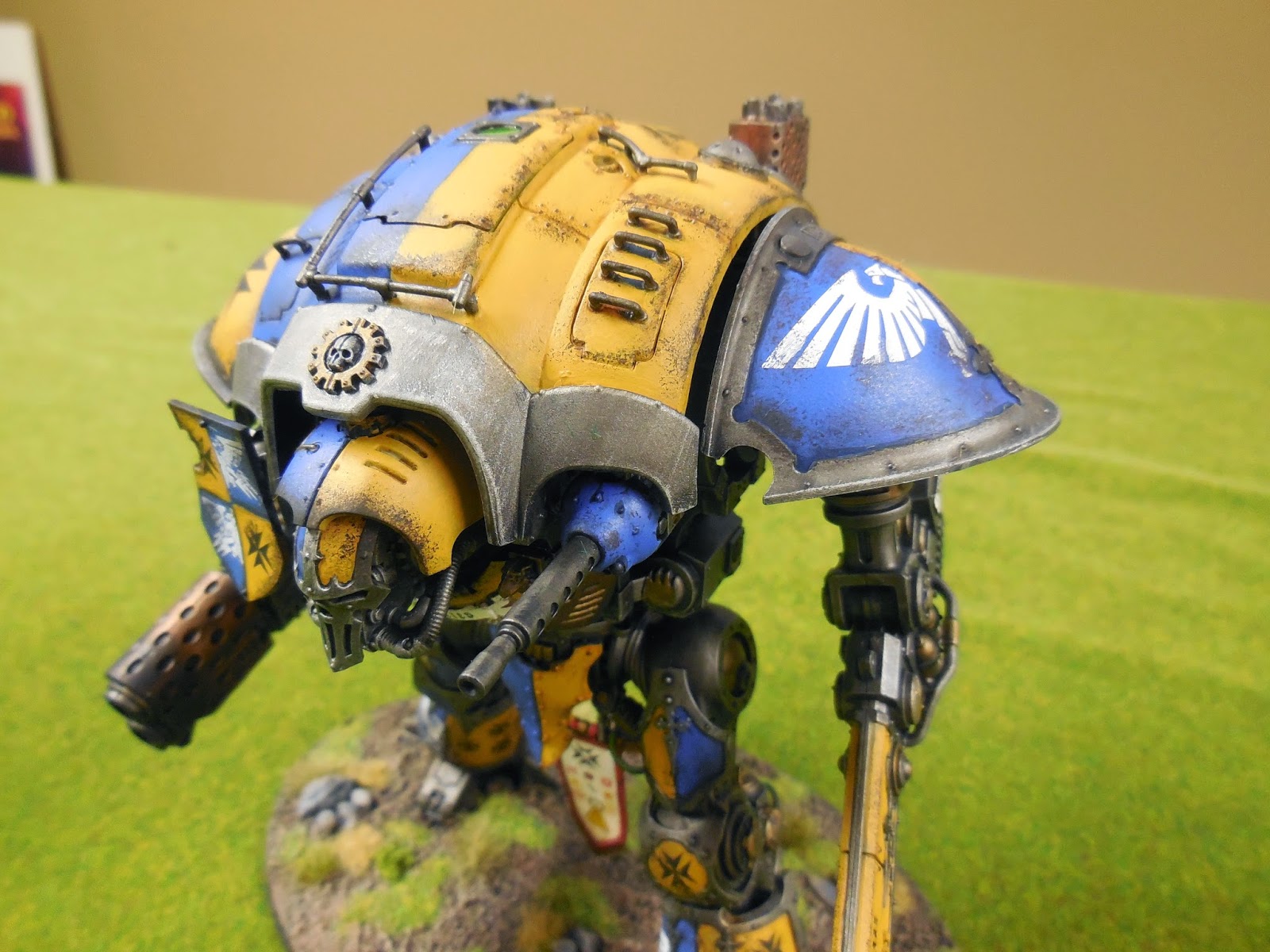 Fawcett Avenue Conscripts: Games Workshop's 40K Imperial Knight (Titan ...