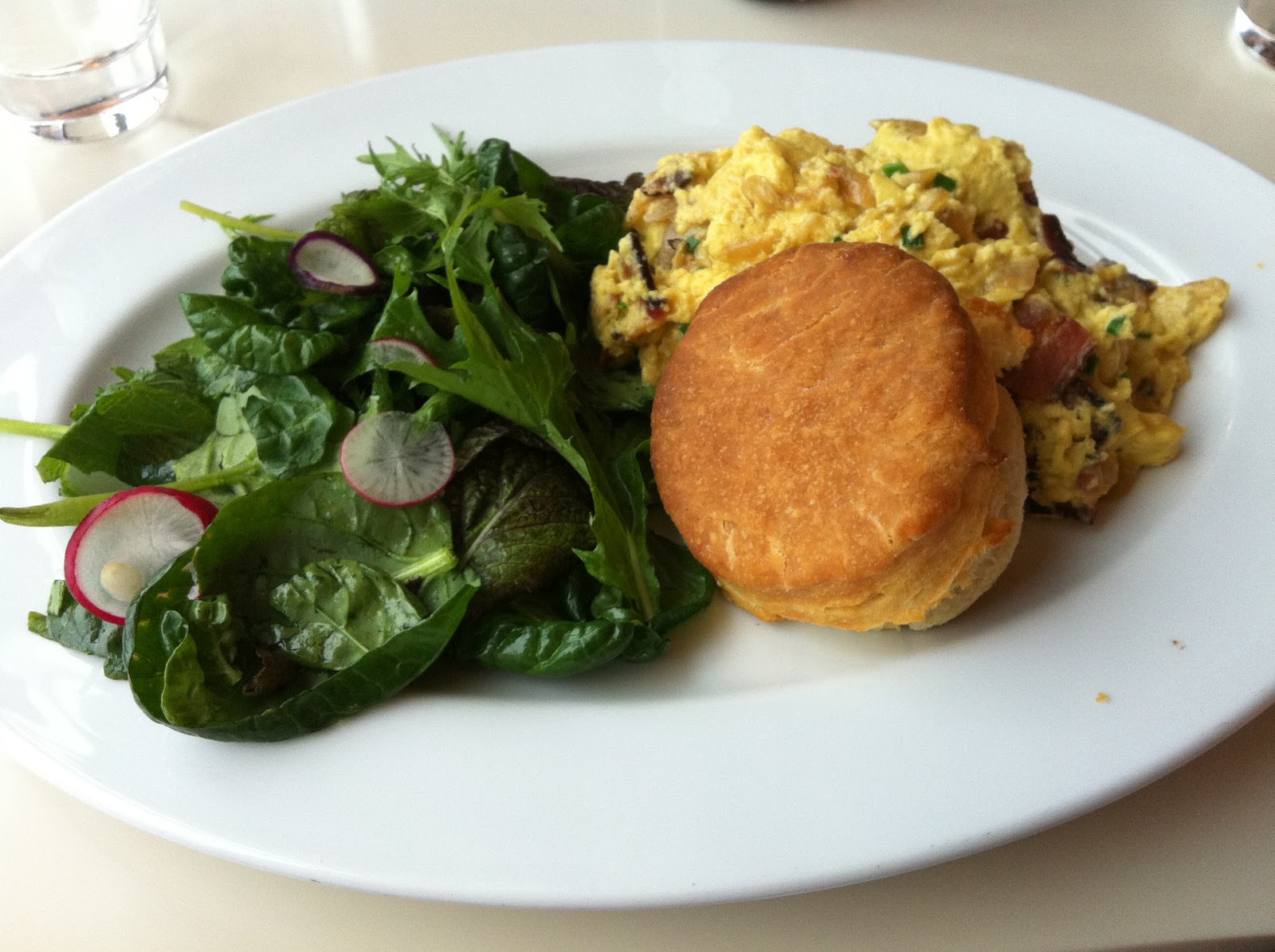 COMER COMPRAR VIAJAR: BREAKFAST + LUNCH = BRUNCH