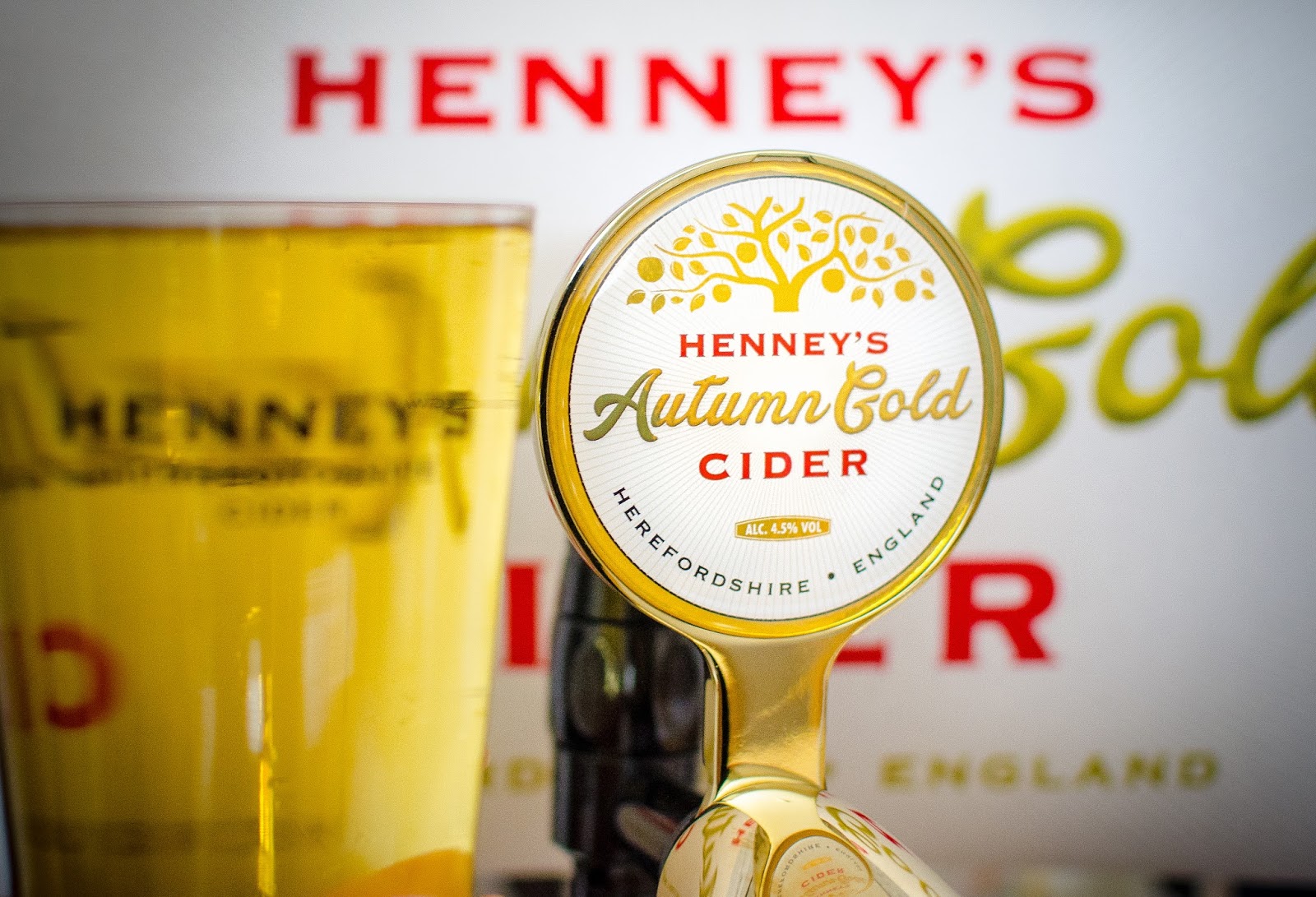 Henney's Cider: Henney's Autumn Gold - a light, bright medium sweet ...