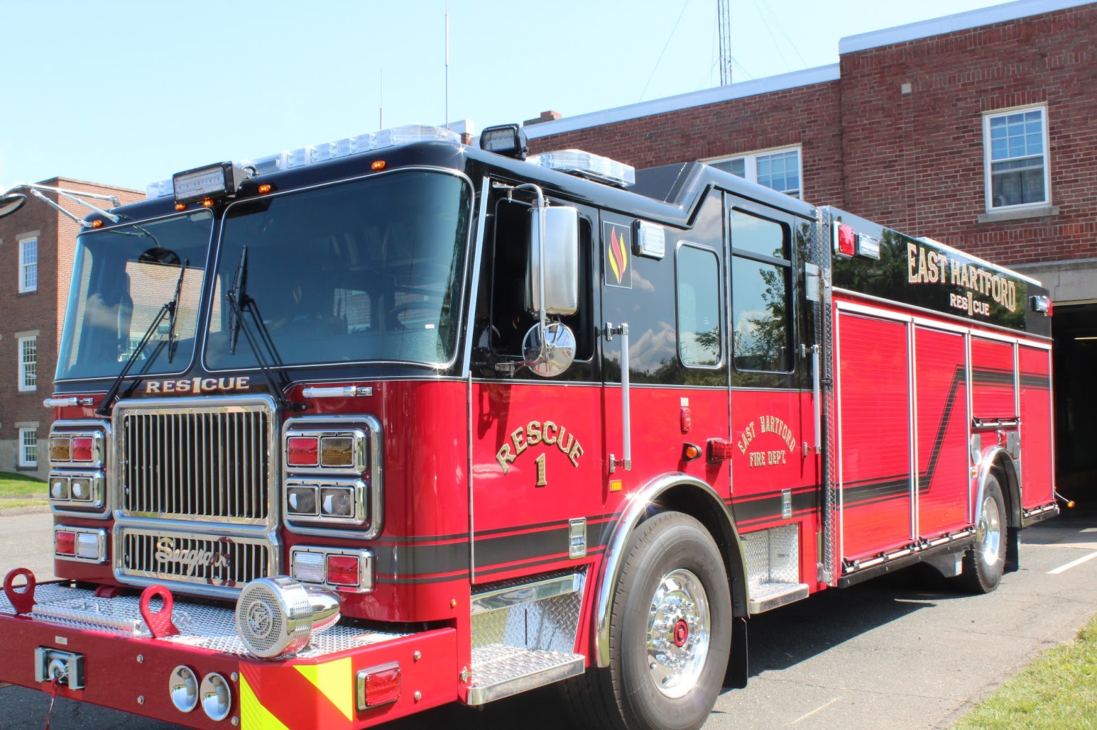 Fire Mike On All Things Fire: EAST HARTFORD CT NEW ENGINE 1 & RESCUE 1 ...