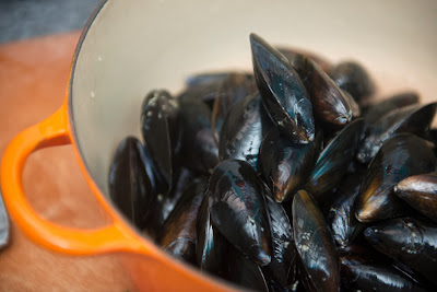SOUNDING MY BARBARIC GULP!: Mussels with Lemon-Saffron Sauce