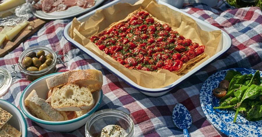 dinners with friends: A Thanksgiving picnic with friends